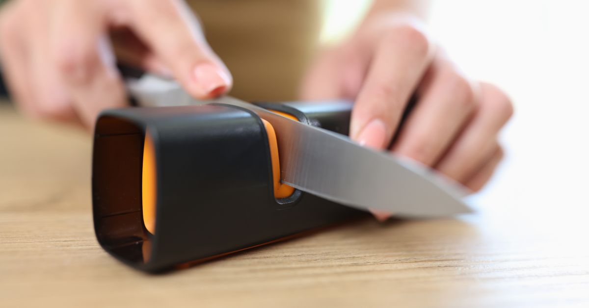 Mastering the Edge: DIY Methods for Sharpening Dull Kitchen Knives ...