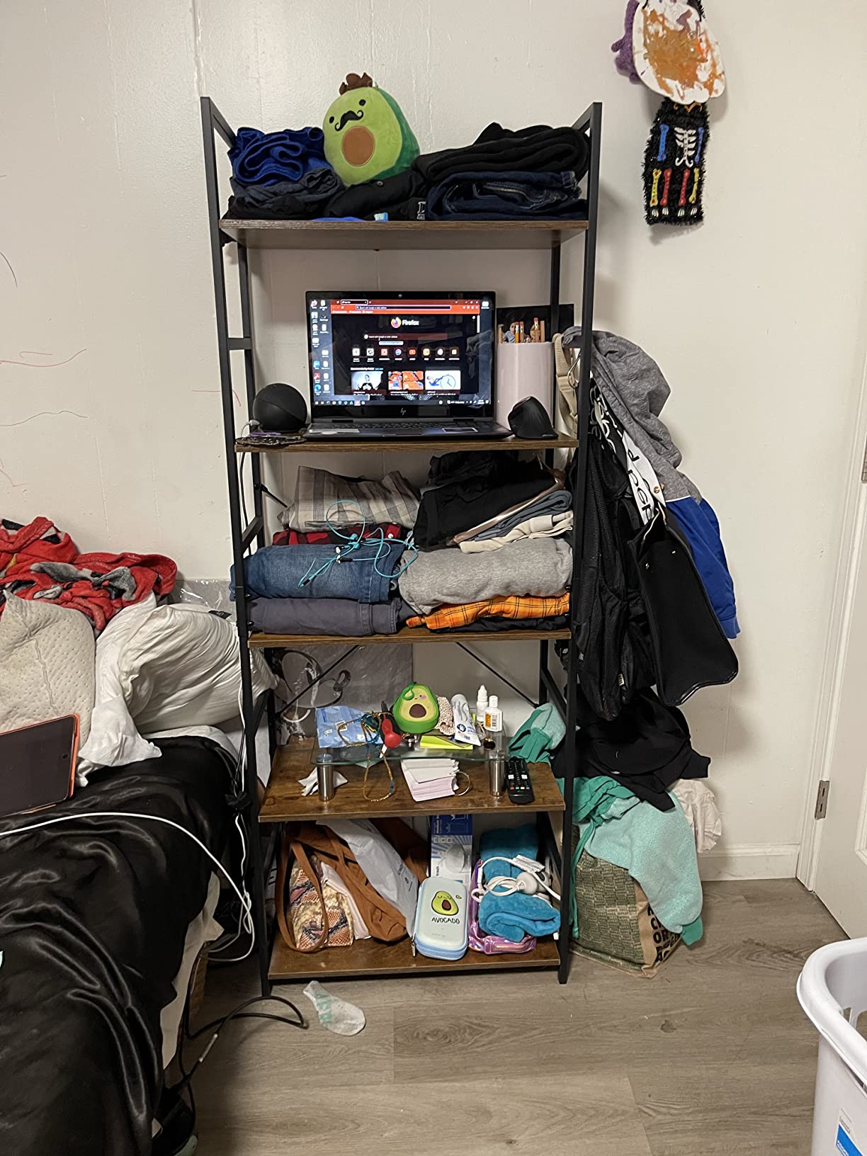 5 Tips to Help Let Go of Sentimental Clutter: Decluttering for Peace of ...